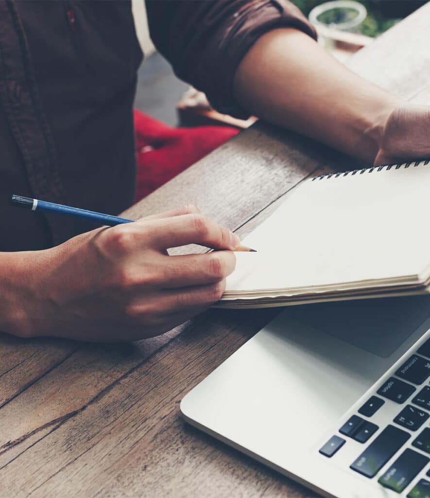 Définition requête : Écrire un texte optimisé SEO│Agence Web Mooood